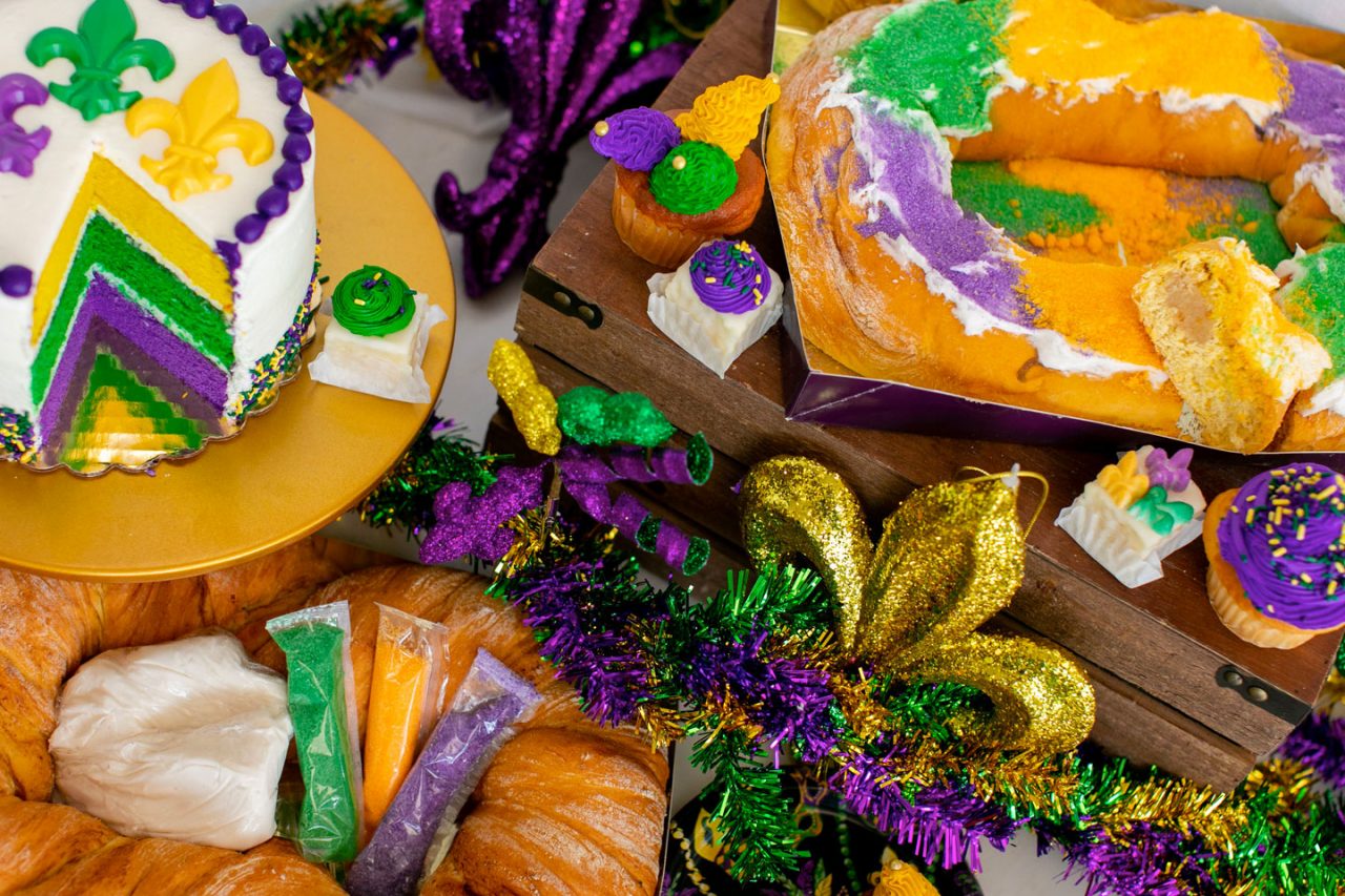 Gambino's King Cake: A Traditional & Irresistible Dessert